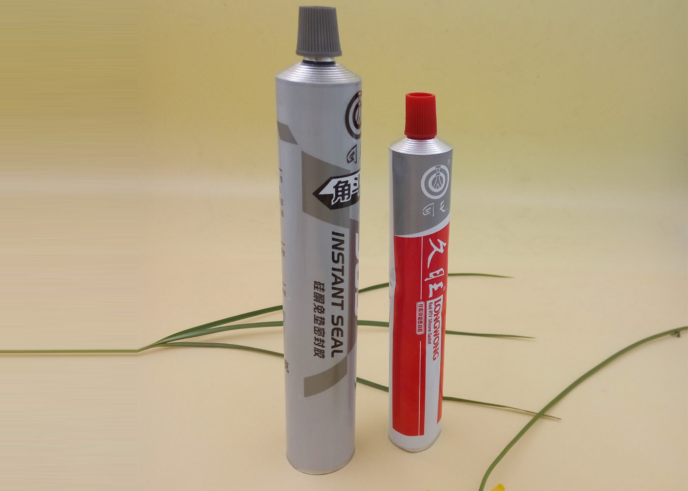Collapsible Adhesive Tube 99.7% Purity Recycable Aluminum Material